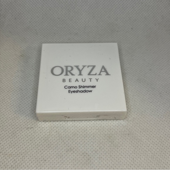 Oryza Beauty | Makeup | Oryza Beauty Camo Shimmer Eyeshadow Palette ...